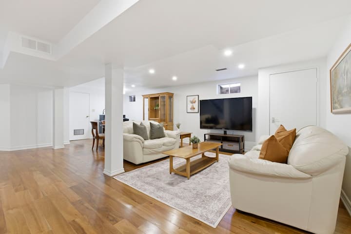 Cozy Basement Suite | Parking | Wifi | Sleeps 4 - Vaughan