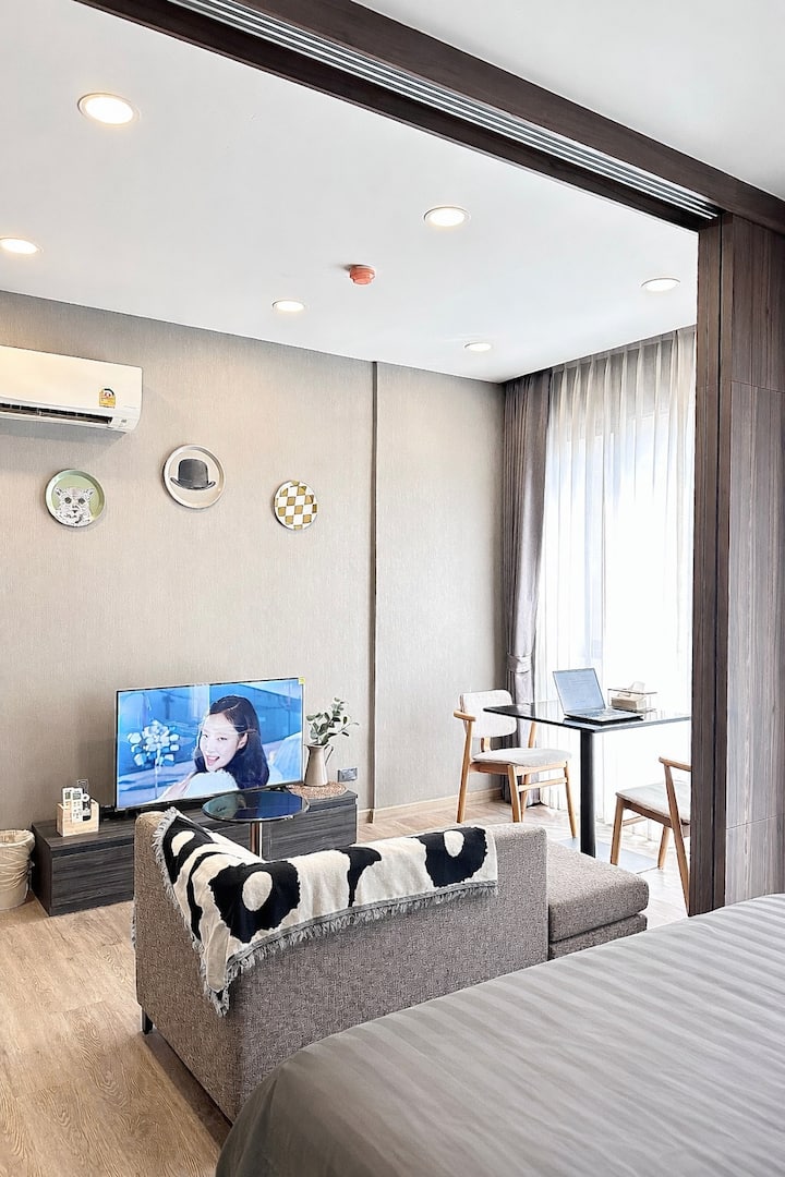 Quiet Private Condo | Walk To Mrt + 7-11 | New - Bangkok