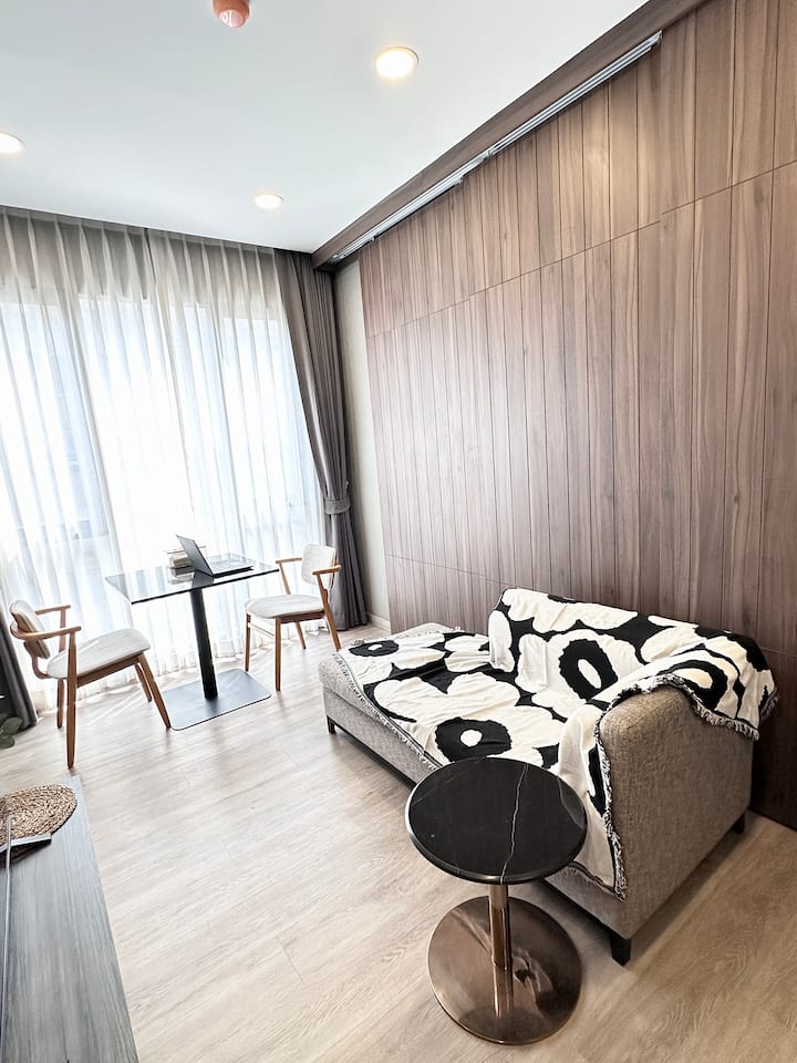 1-min Mrt + 7-11 • Quiet Bangkok Condo • Pool/gym - Bangkok