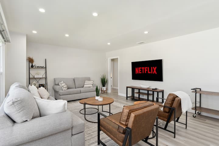 Family Home 4br Near Disneyland W/ Backyard & Bbq - 喜瑞都