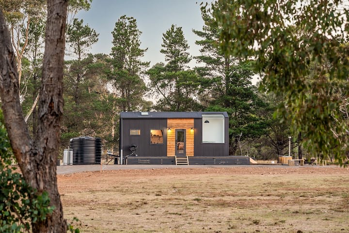 Aerie At Little River. Tiny House, Big Exhale. - Lara