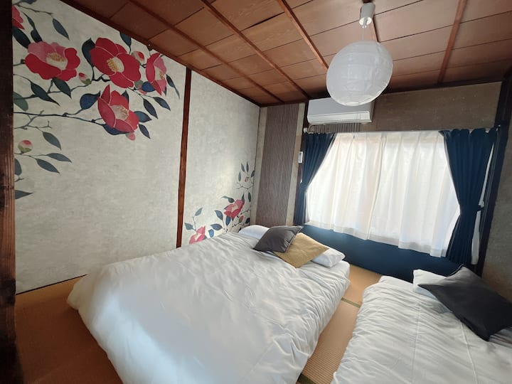 【Open Sale】岡山駅徒歩4分｜グループ6名｜2寝室｜89平米｜昭和タイムスリップ - Okayama