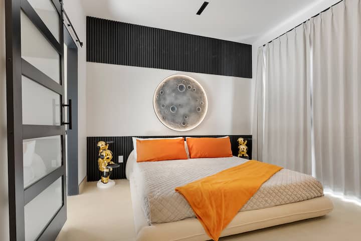 Ultra Luxury Villa With Moon Light - Las Vegas