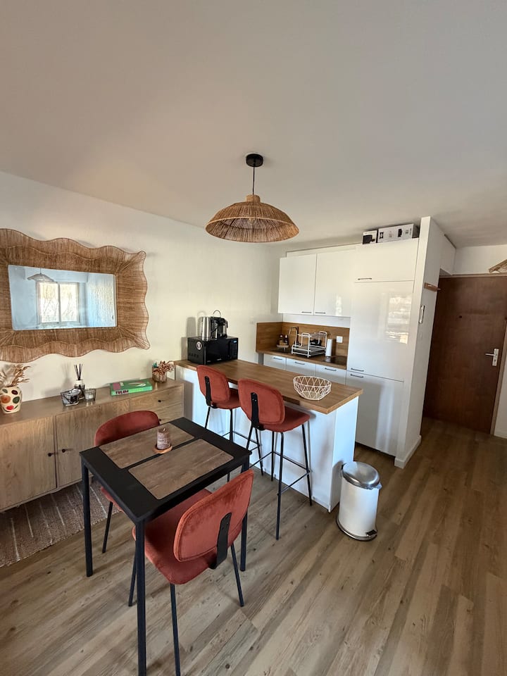 Joli T2 à 1 Min Du Port Et Parking Privé - Plage Notre Dame