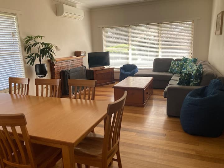 Family Farm House. - Port Fairy