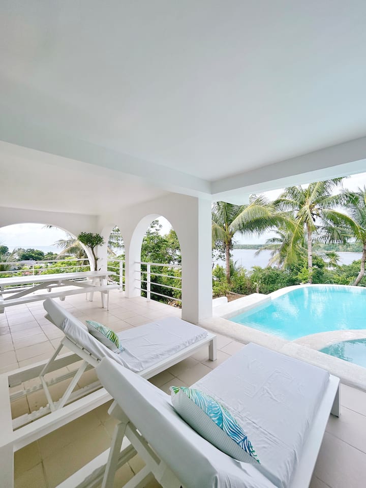 Sundowners - Oasis Villa - Bolinao