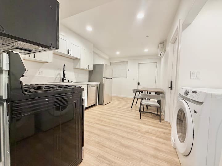 3 Bed Unit | Near Usc | Lovely Unit For Urban Live - Los Angeles, CA