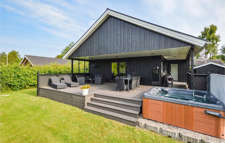 Awesome Home In Hejls With Wifi - Denemarken