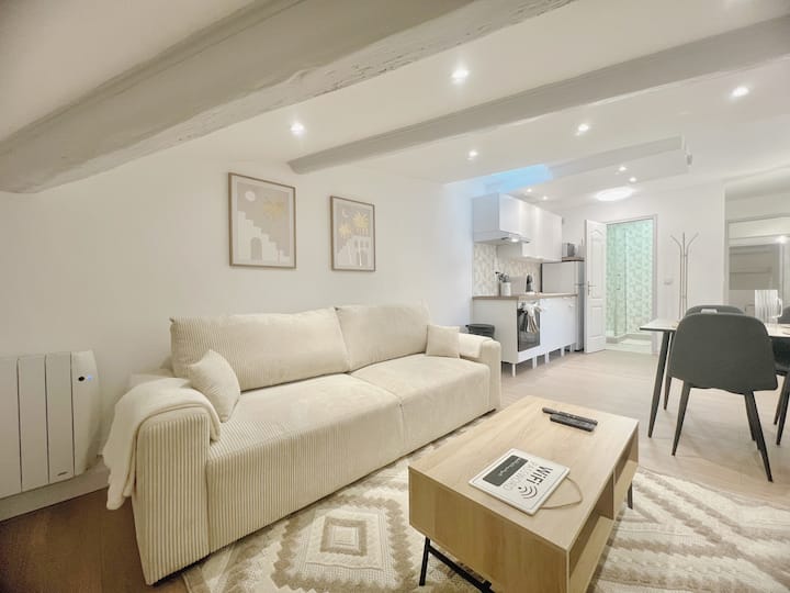 Grand Théâtre - Cosy | Centre-ville | 4 Personnes - Istres