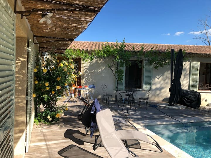 Villa Avec Piscine, à 150 M Du Centre De Lourmarin - Lourmarin