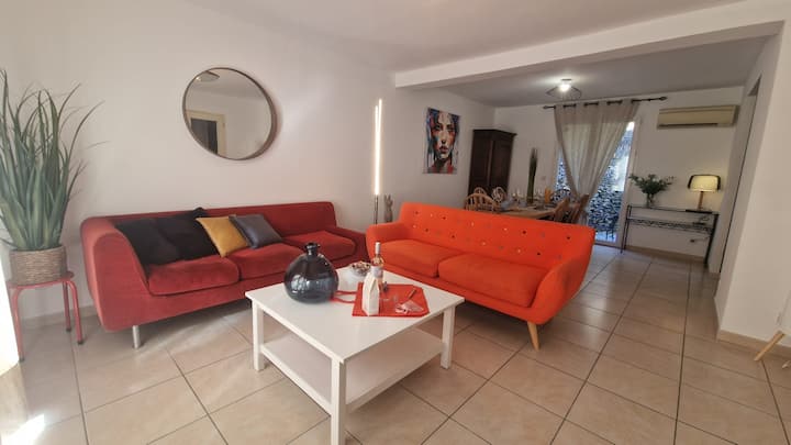 Le Patio En Ville, 6p, Clim, Parking Privé - Nîmes