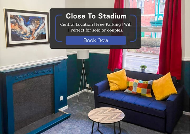 Cozy Apt Near Asda & Molineux • On-site Parking - Wolverhampton