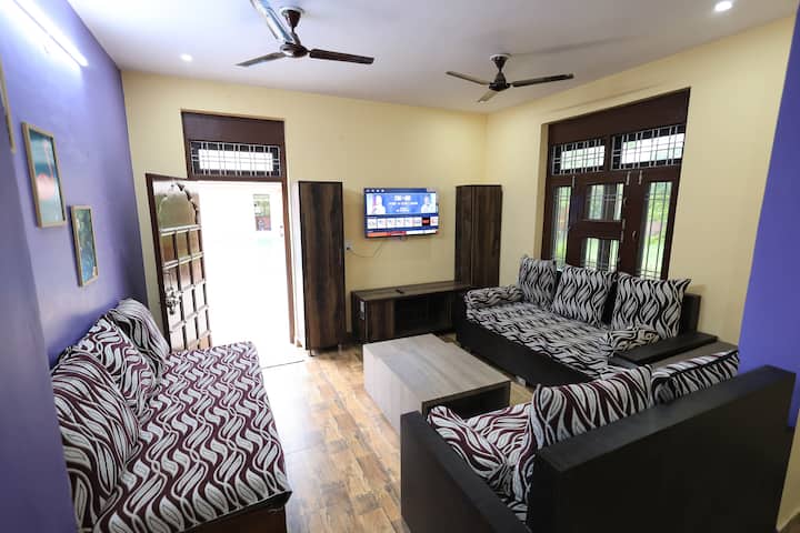 Entire Private Villa With Pool & Lawn Near Jaipur - Chomu