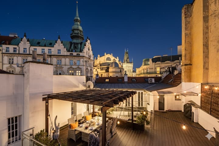 Deluxe Rooftop Terrace Apartment In The Old Town - Prague
