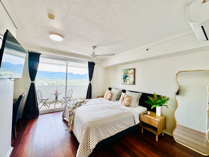 Prime Cbd High-rise: Stylish, Scenic & Central - Cairns