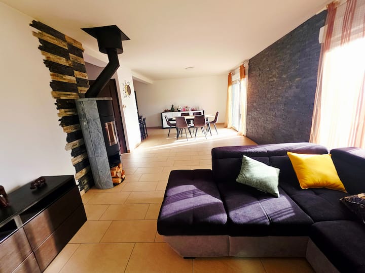 Charmante Maison Lumineuse, Calme 10 Min De Genève - Saint-Genis-Pouilly