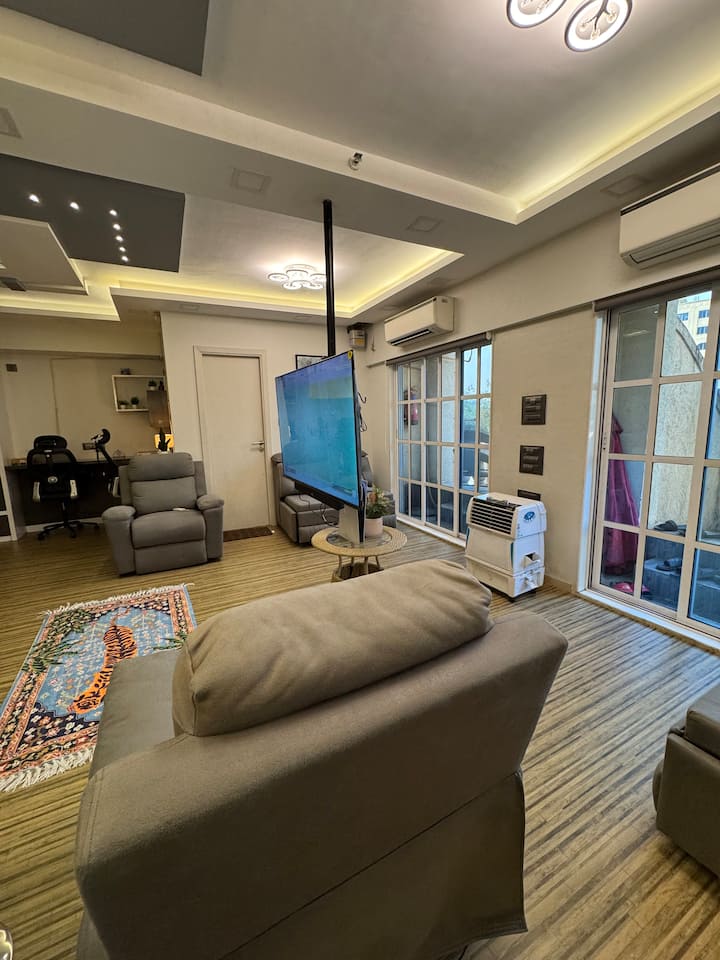 Spacious Modern Studio In Hiranandani Estate - Thane