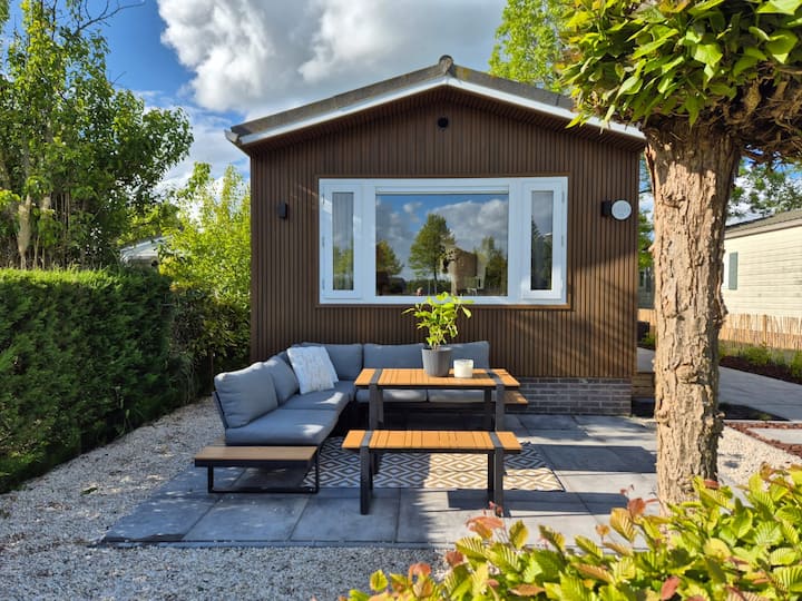 Chalet In Hoorn Aan Eigen Strandje. - Hoorn