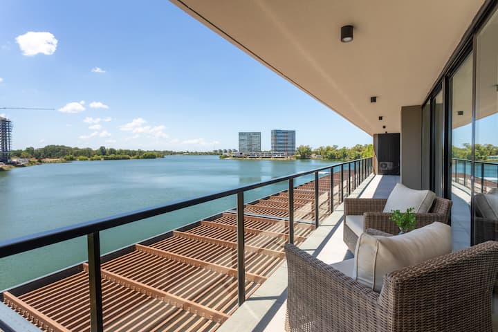 Modern Lakefront Apartment W/ Panoramic Views - Montevideo