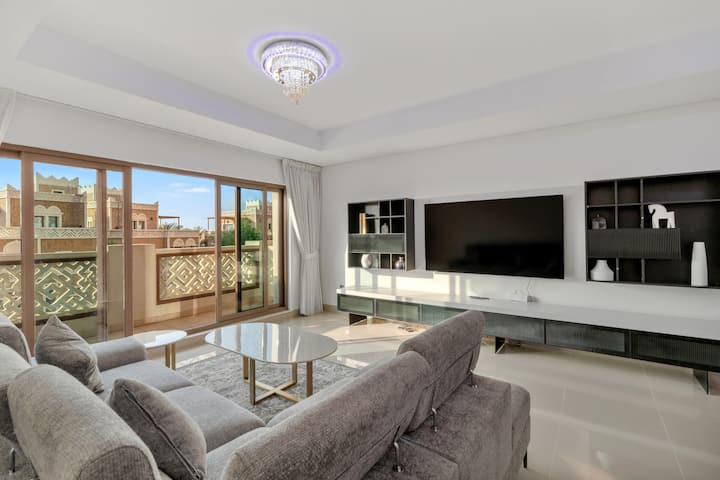 Stylish New 2br W/balcony, Pool&beach Access - Dubai