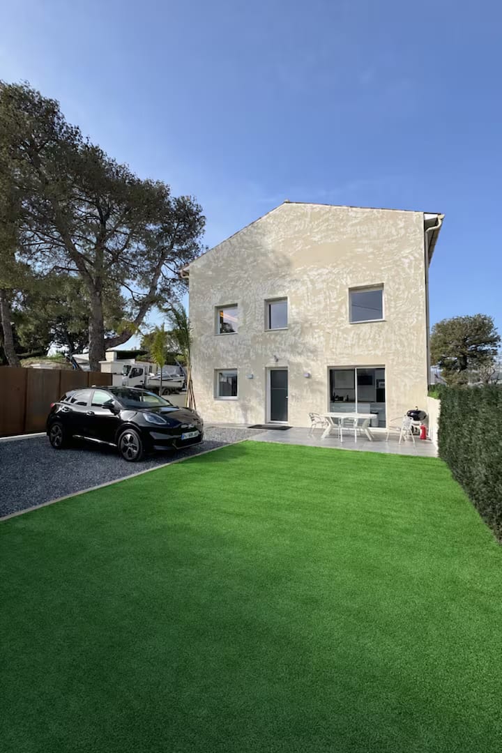 Maison Spacieuse Avec Jardin à 15 Min De Nice - Carros