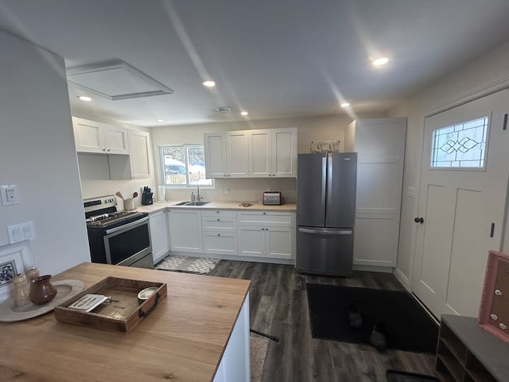 “Judy” A Cute And Cozy Carriage House - Belleville