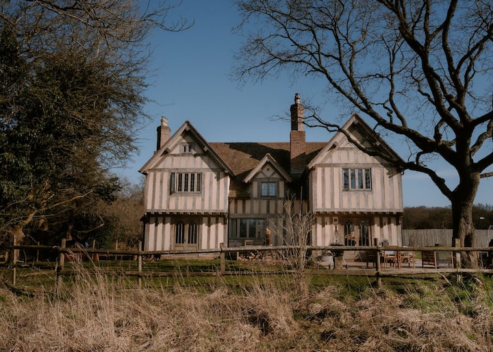 The Timber House Set In 35 Acres Of Private Land - Bromsgrove