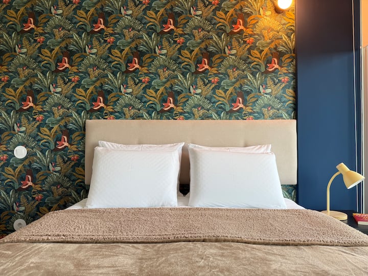 Na Outra Margem - Porto, Portugal