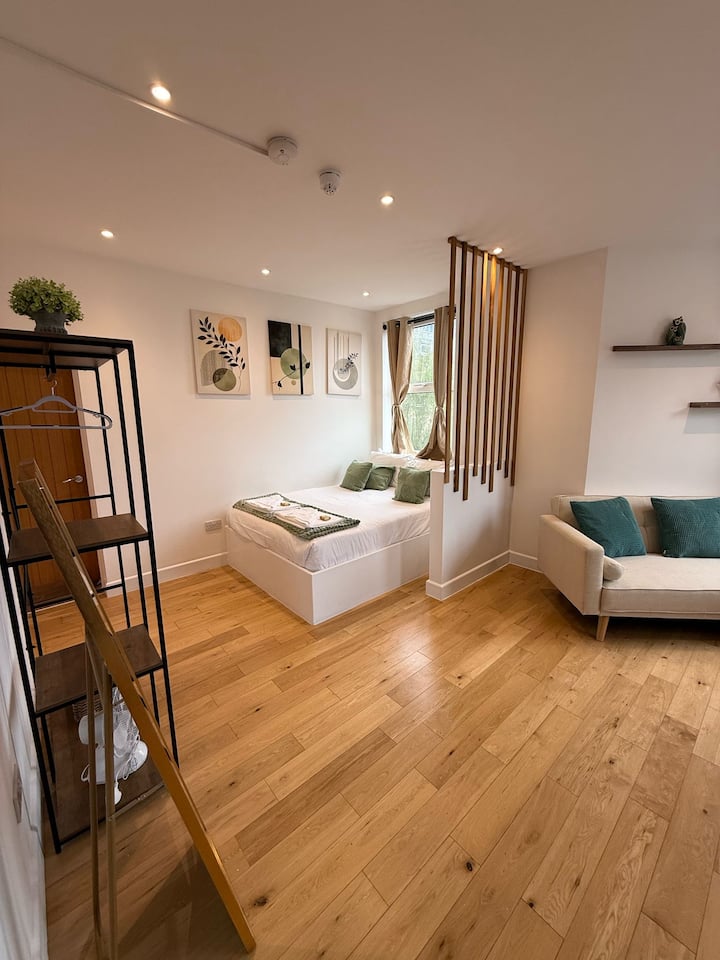 303 Stylish Self-contained Studio Near Beach - Bournemouth