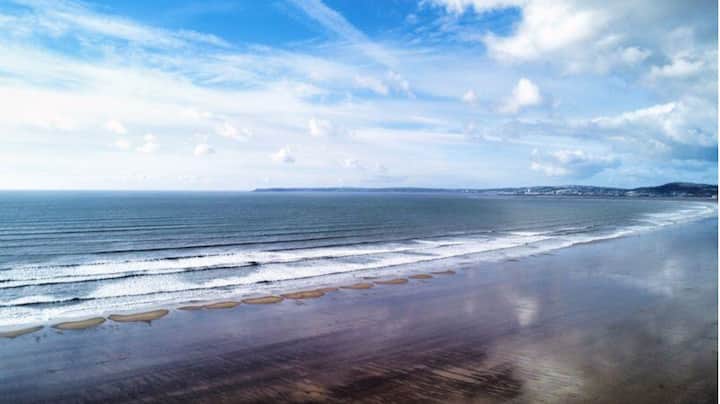 Stunning Seafront Apartment - Port Talbot