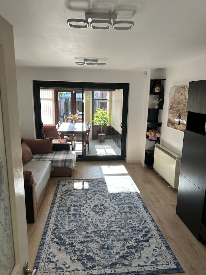 Cozy 3-bedroom Home Near Highwoods Forest - Colchester