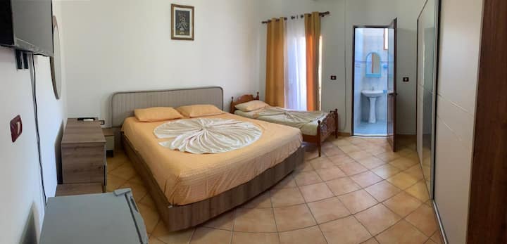 Casa Ramona
Oasi Di Comfort E Stile - Albania