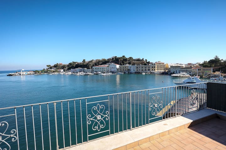 Panoramic Penthouse In Ischia Porto - Ischia