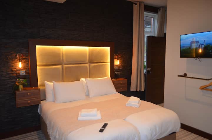 Avhs – Modern Ensuite Room For Contractors - Port Talbot