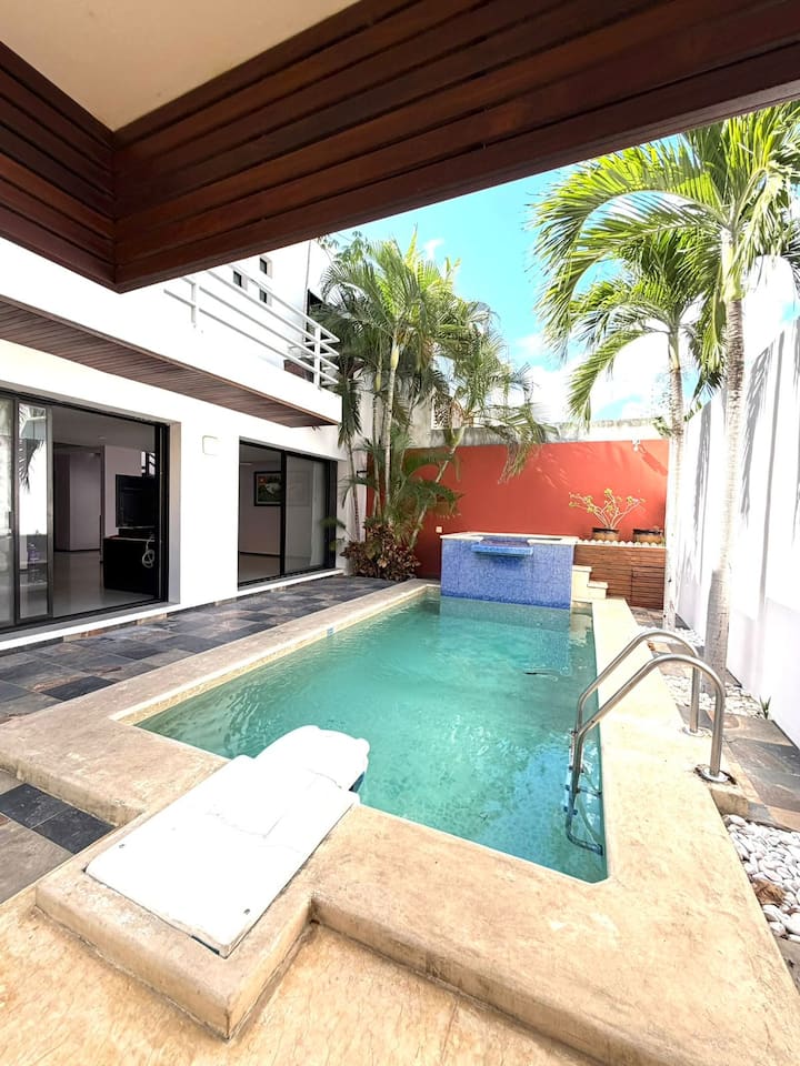 Casa Hermosa De 6 Recámaras Con Jacuzzi Y Alberca - Cancún