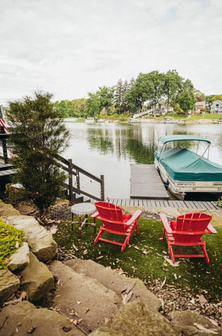 Charming Lakeside 3br Retreat W/ Hot Tub & Kayaks - Portage Lakes, OH