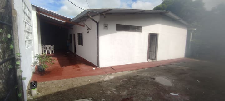 Refugio En Puerto Quito - Puerto Quito