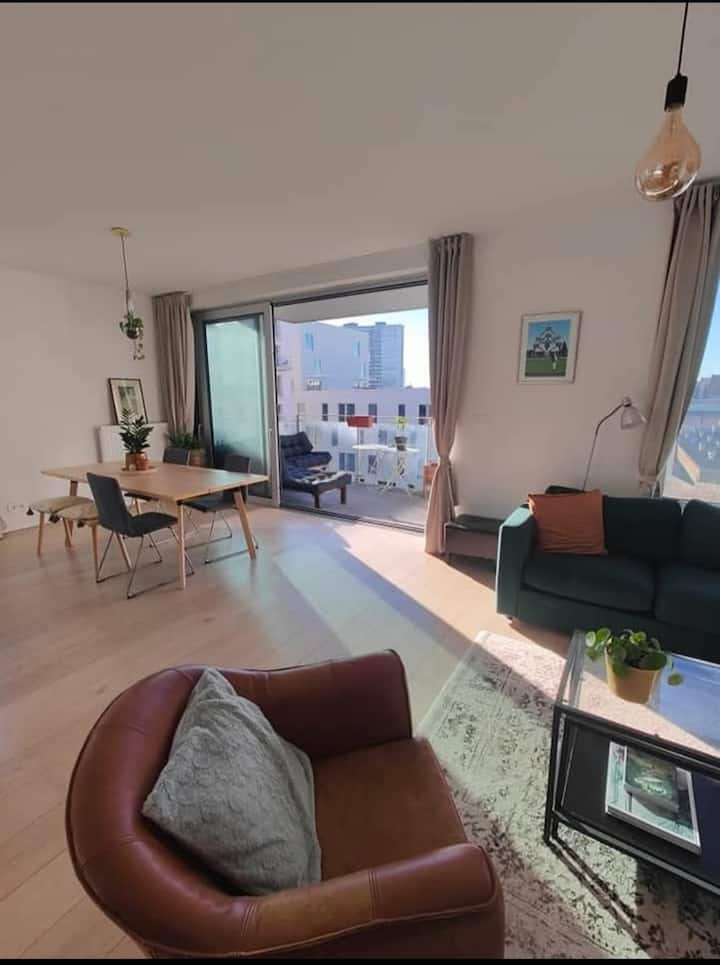 Large Bright Furnished Flat, South-facing Terrace - Brüssel