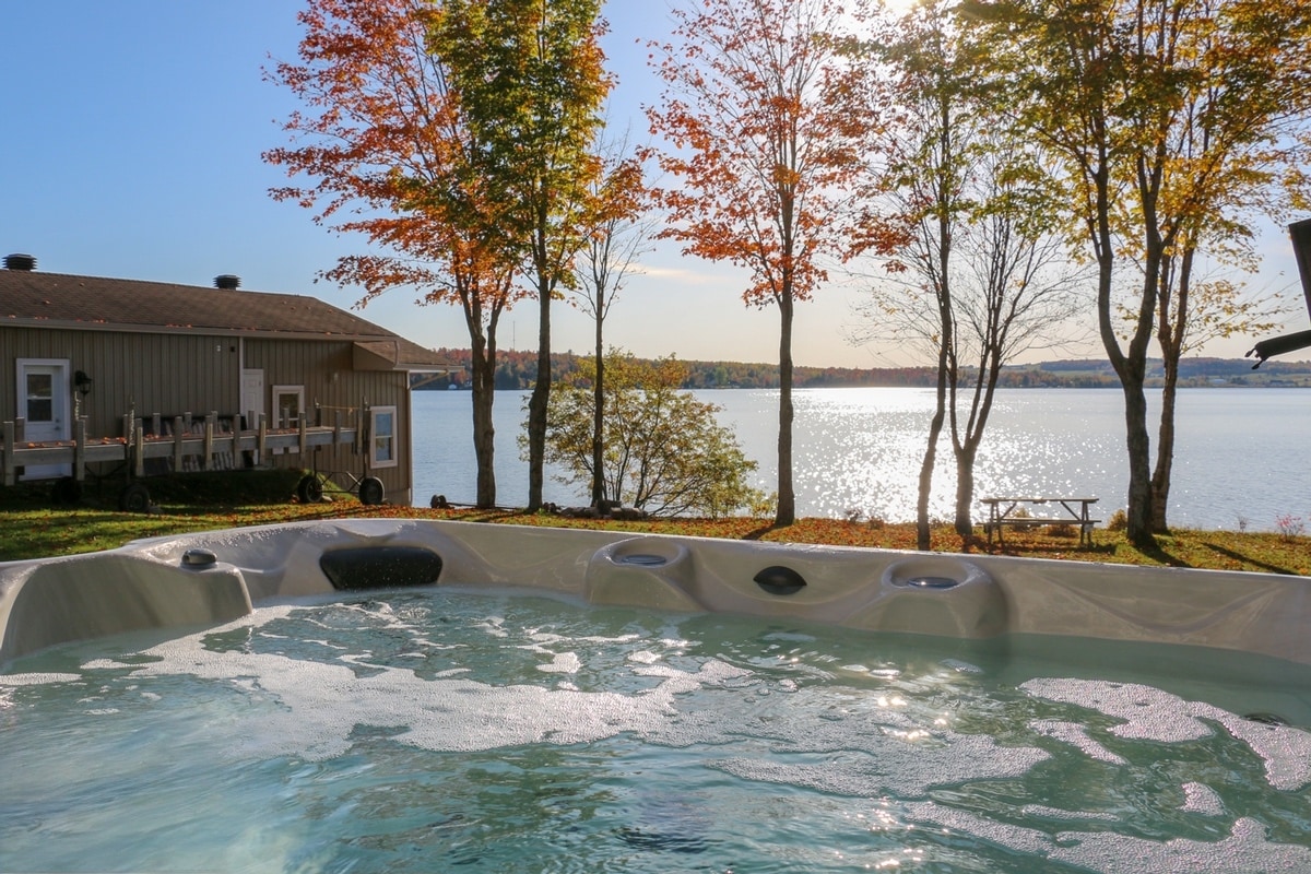 Bayä Chalet Lac Aylmer | Am Wasser | 12 Pers. - Chalets zur Miete in Le ...