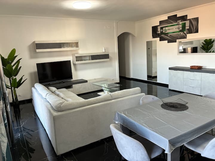 La Fenice: Eleganza Moderna, Vista & Posto Auto - San Severo