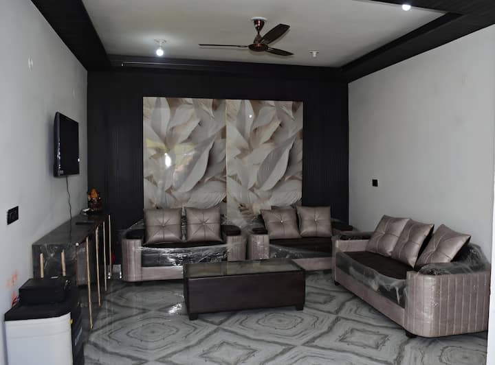 Sharda Retreat Vaishnodevi - Katra