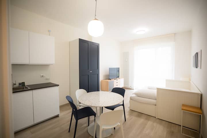 Splendid Apartment In Monza - Monza