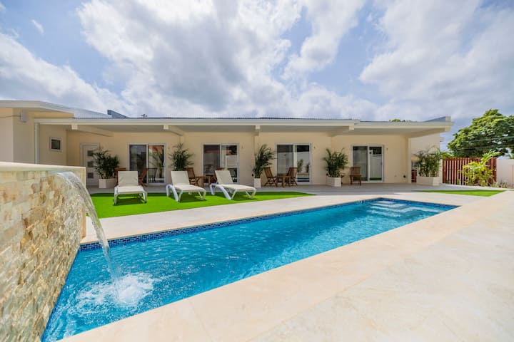 New Retreat 1b|1ba Apt W/ Pool, Bbq & Patio Access - Aruba