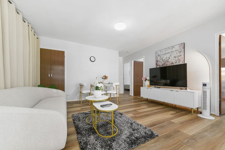 Poolside Modern Home For Families Relax And Unwind - Lane Cove National Park