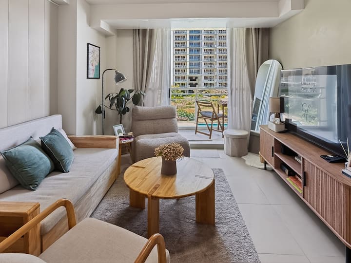 Elegant 2br W/ Balcony+parking, Near Bgc & Airport - Taguig