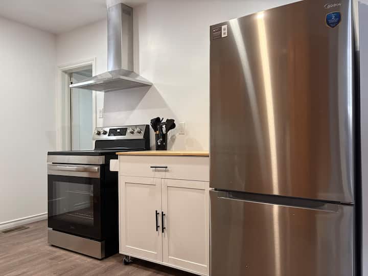 The Crew House - Large Home For Longer Stays - Town Of Kirkland Lake