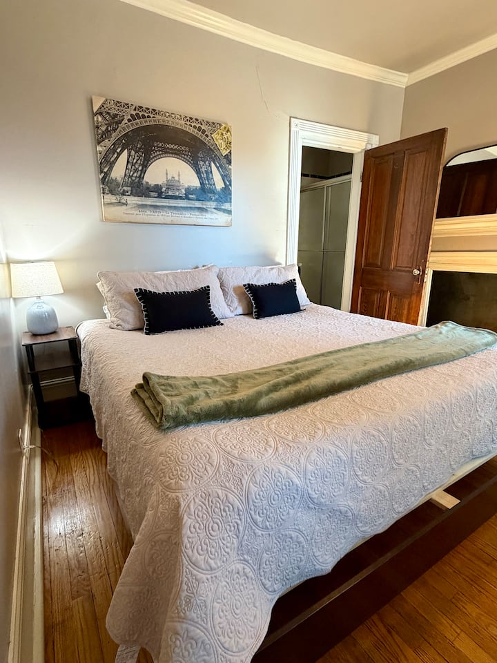 “Paris” Paradise - Bowling Green, KY