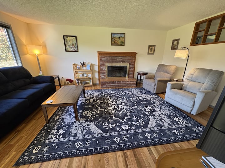 Newly Remodeled 3bdrm In Great Neighborhood - Corvallis, OR