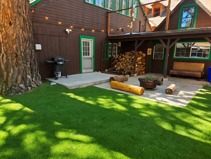 The Historic Gold Pan Retreat - Big Bear Lake, CA