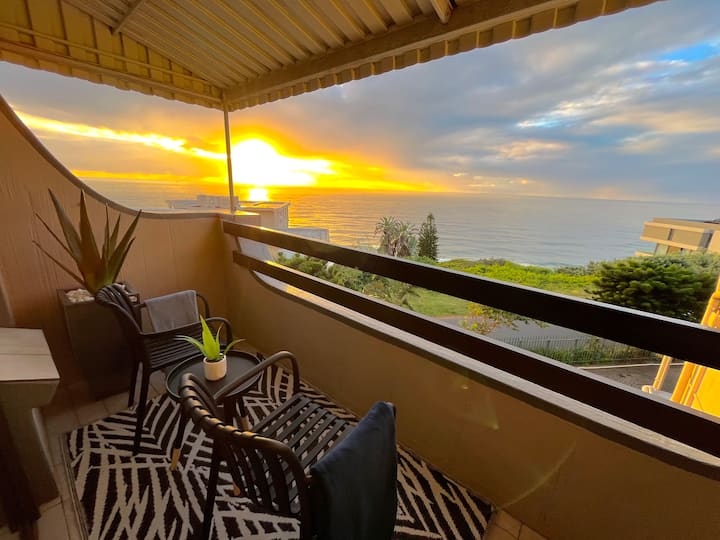 Ocean Rise - 2 Adults & 1 Child - Umdloti - eMdloti